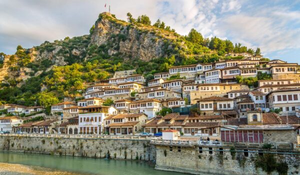 Çiftelia simboli i kulturës muzikore shqiptare - Trip to Albania
